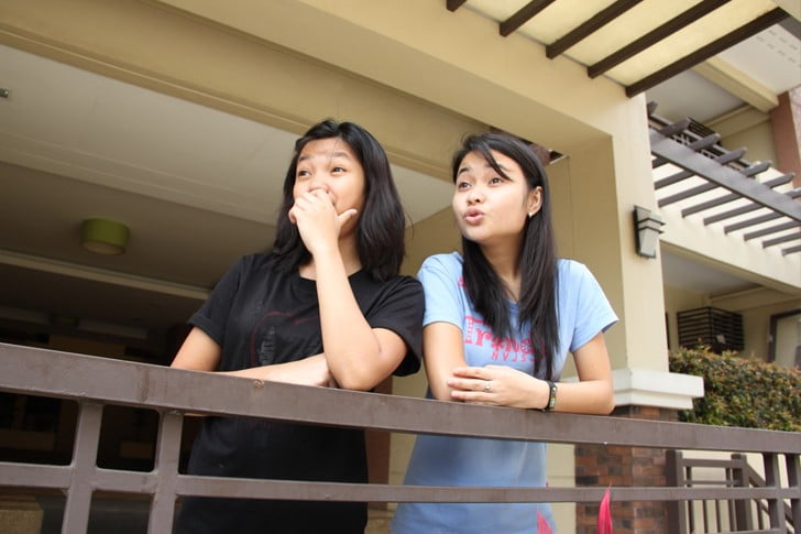 Using lips to point - The Daily Roar